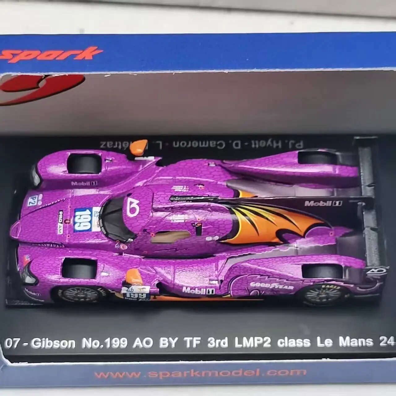Коллекционная модель автомобиля Spark 1:64 Oreca 07 AO Racing 2025 Le Mans number 199