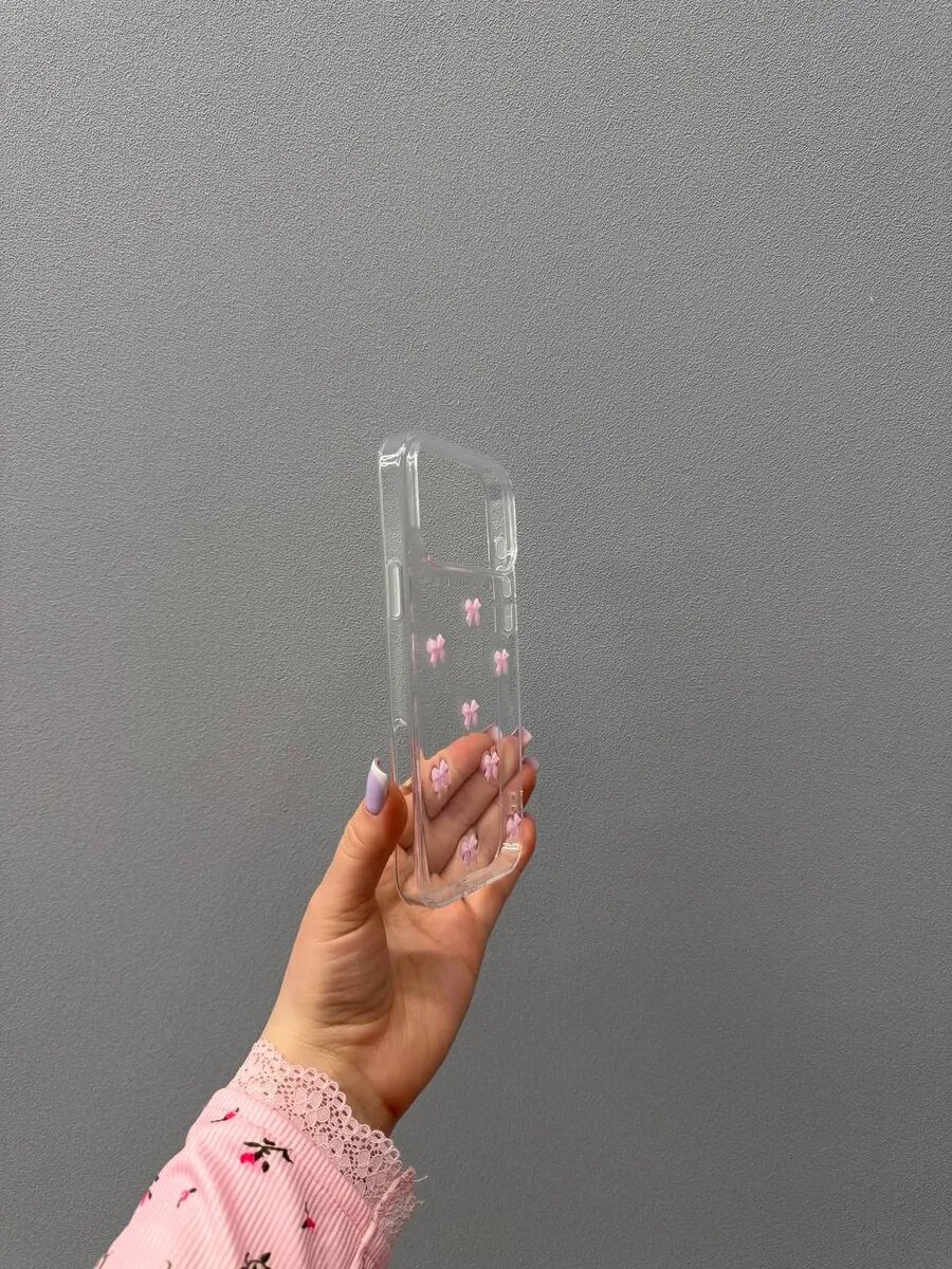 Чехол на Iphone 17 Pro Max , прозрачный , с добавлением розовых бантиков . — фото 1