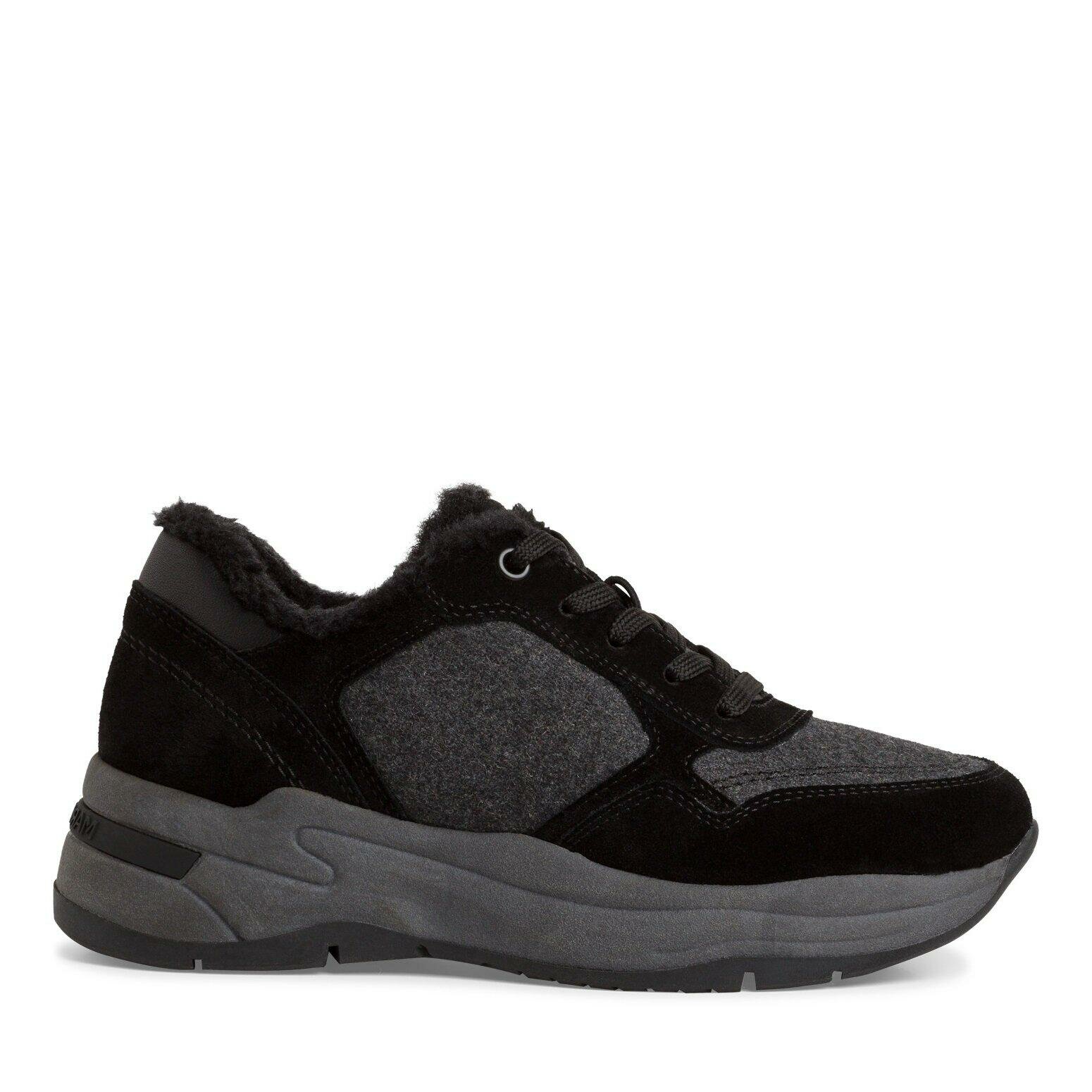 Кроссовки
