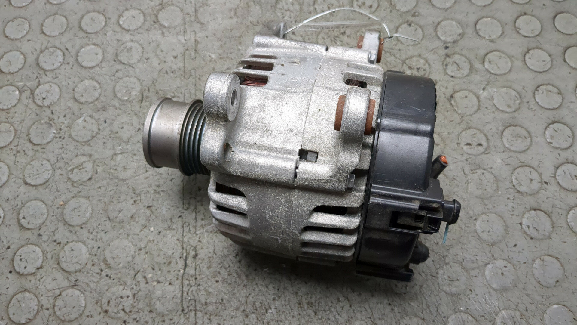 Генератор Volkswagen Jetta 7 Б/У