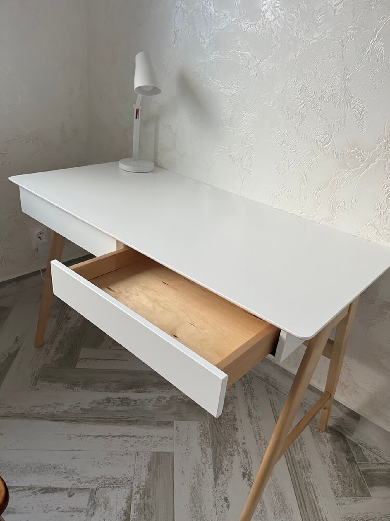Письменный стол Minimal из дерева, ящики, доводчики, 100х60х75 см