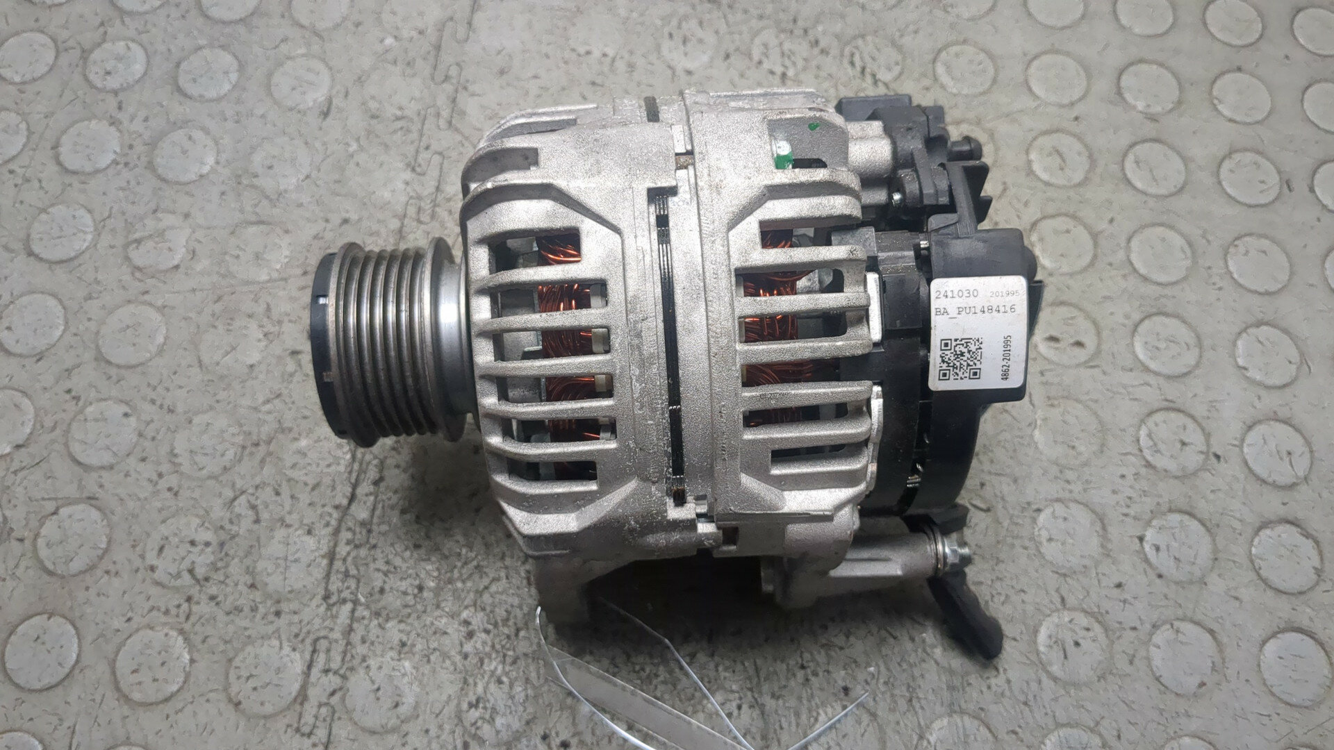 Генератор Skoda Fabia Б/У