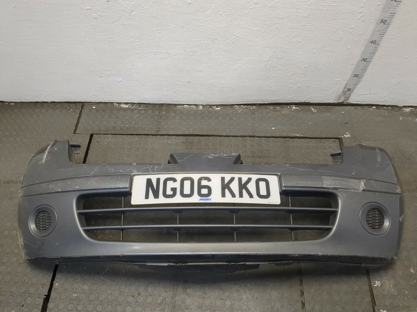 Бампер передний Nissan Micra K12E Б/У