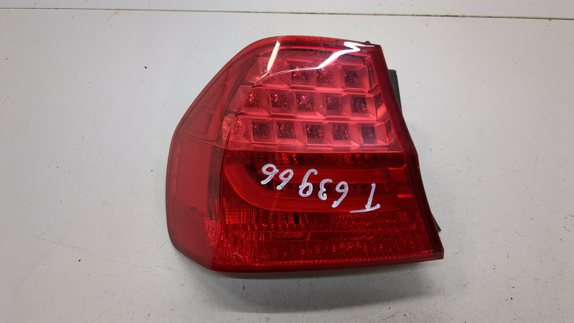 Фонарь (задний) левый BMW 3 E90, E91, E92, E93 Б/У