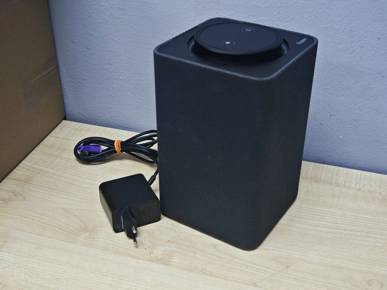 Дефект З/У Умная колонка Яндекс Станция Макс с Алисой, с Zigbee™, 65 Вт, графит Б/У уценка