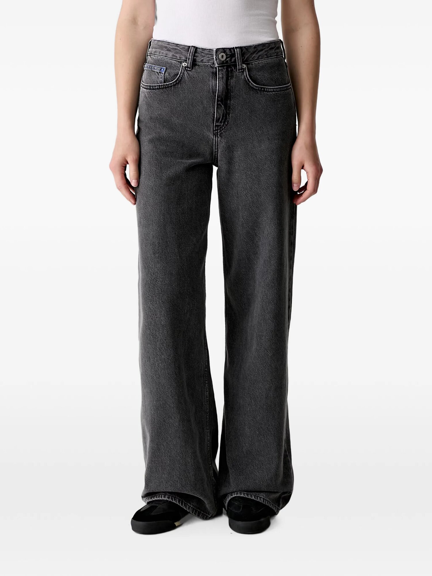 Джинсы Logo-patch wide-leg jeans 