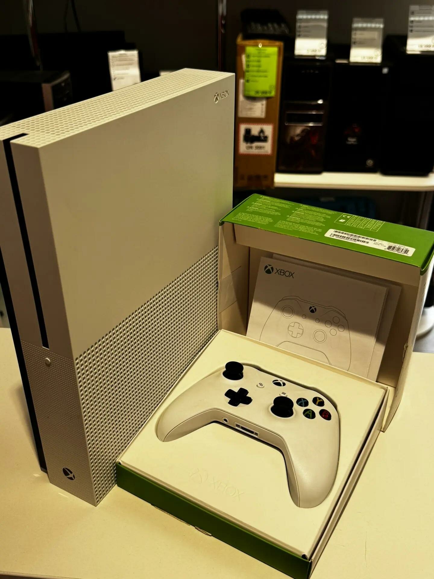 Игровая приставка XBox One 500Gb с дисководом — фото 1