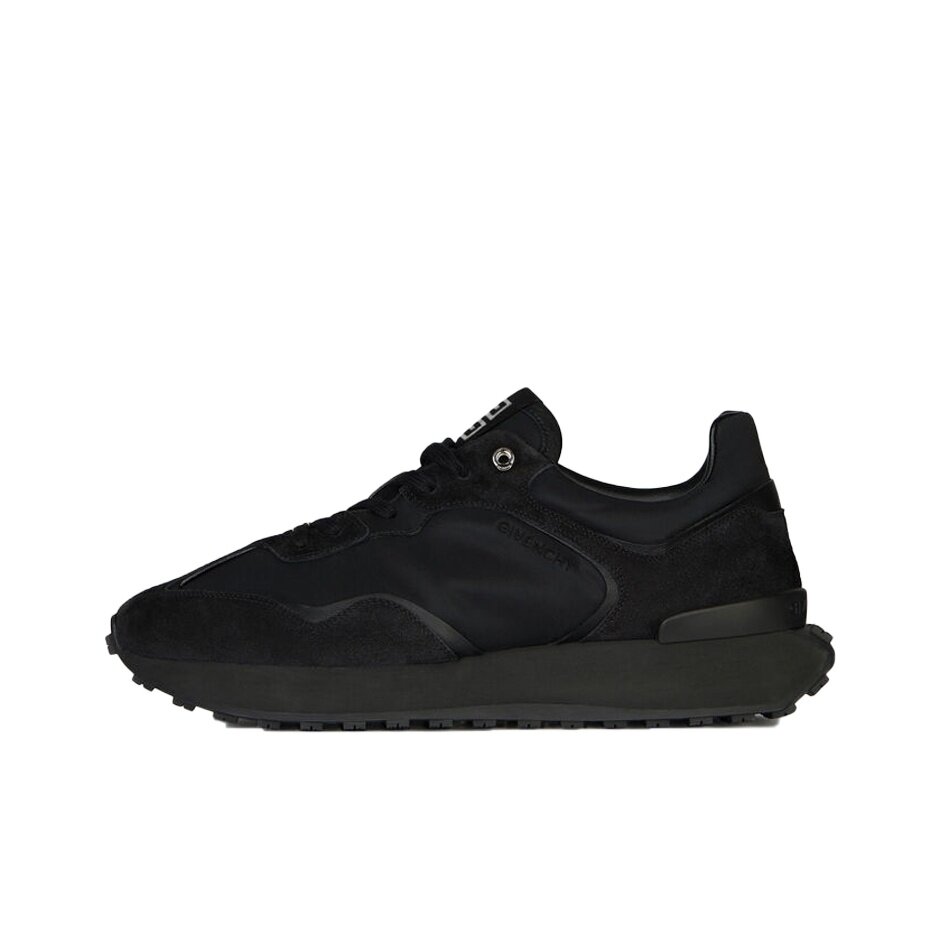 Кроссовки