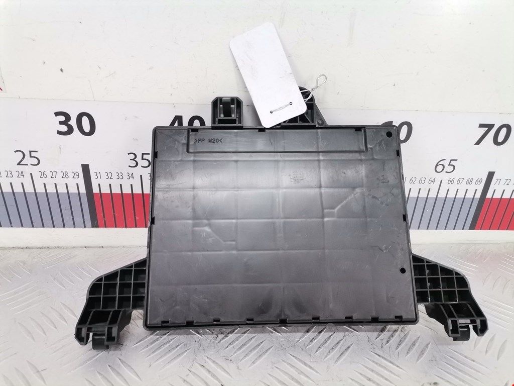 Блок предохранителей / 1678309 13302300 13302300 для Opel Astra J (с пробегом)