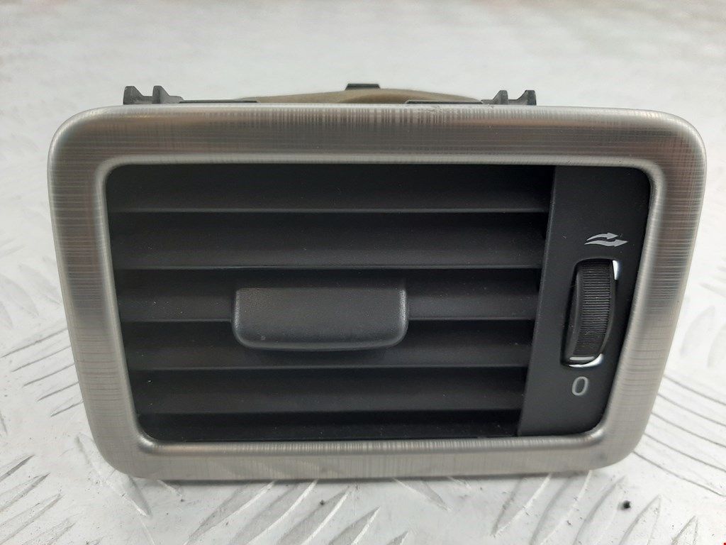 Дефлектор обдува салона / 722270 30755192 30755179 для Volvo V70 3 (с пробегом)