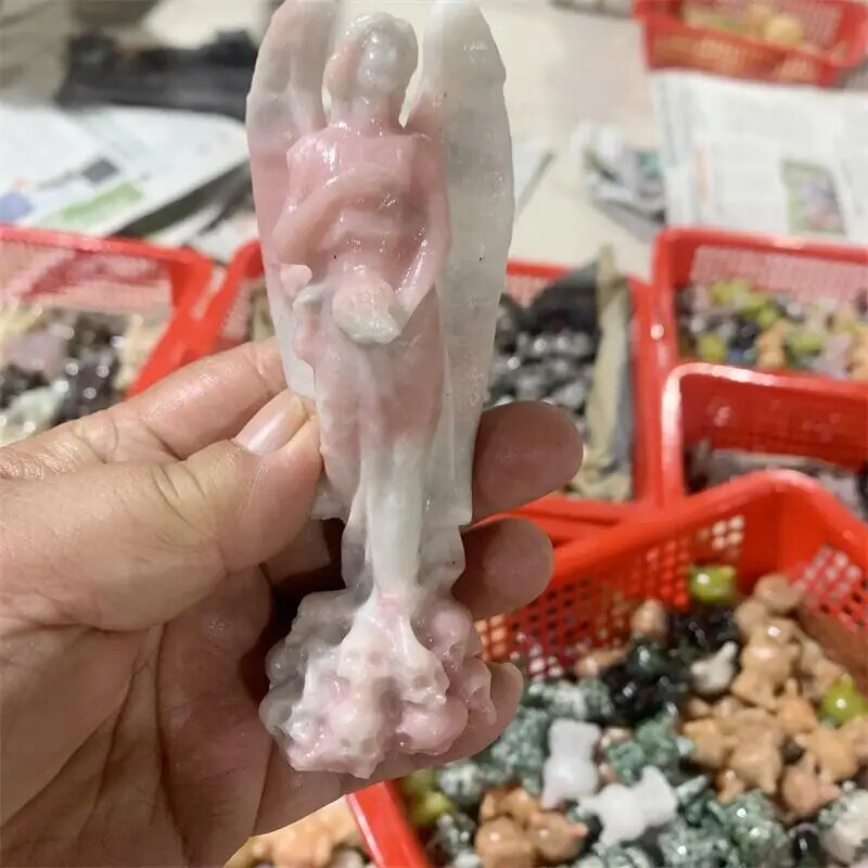 Натуральный розовый опал, резьба по ангелу, статуя, резная исцеляющая фигурка, классические очаровательные ювелирные изделия, праздничный подарок, 1 шт.