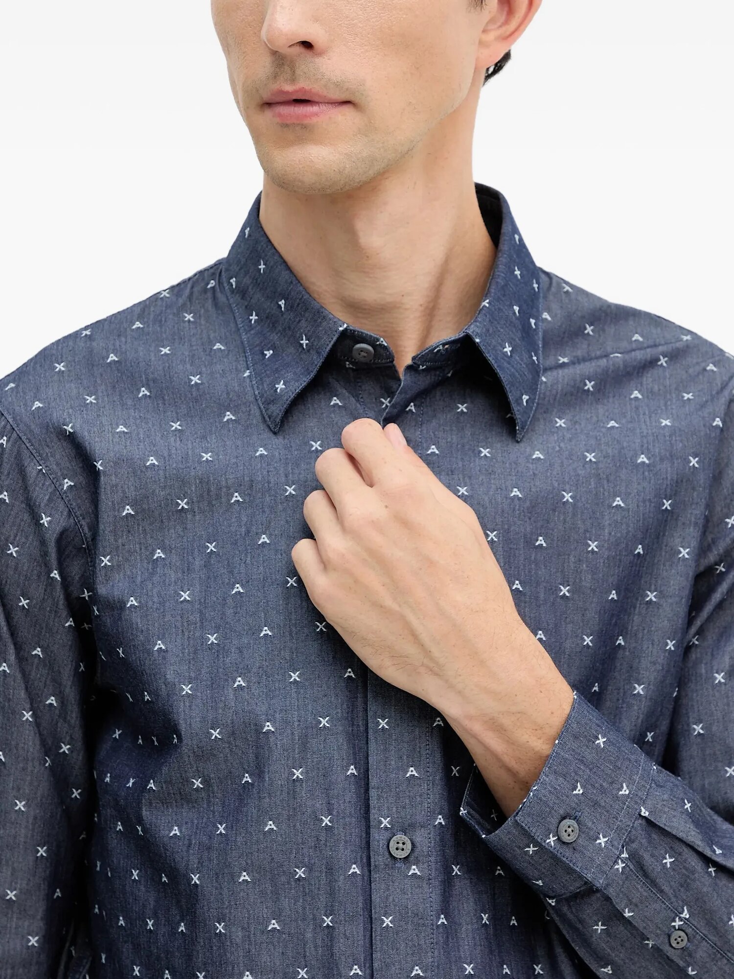 Рубашка Armani Exchange Logo-embroidered shirt, размер L, синий — фото 1