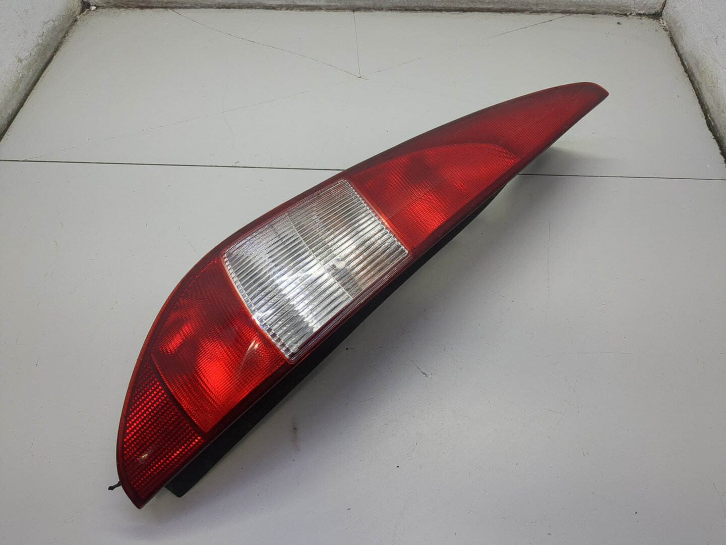 Фонарь (задний) левый Ford Mondeo 3 Б/У