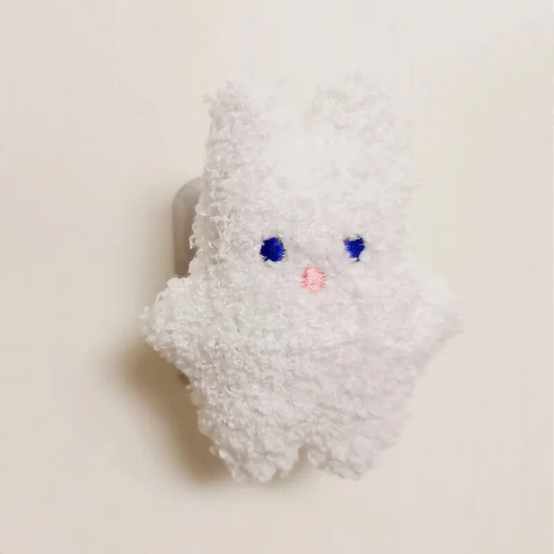 Белый крючок-зайчик White Rabbit