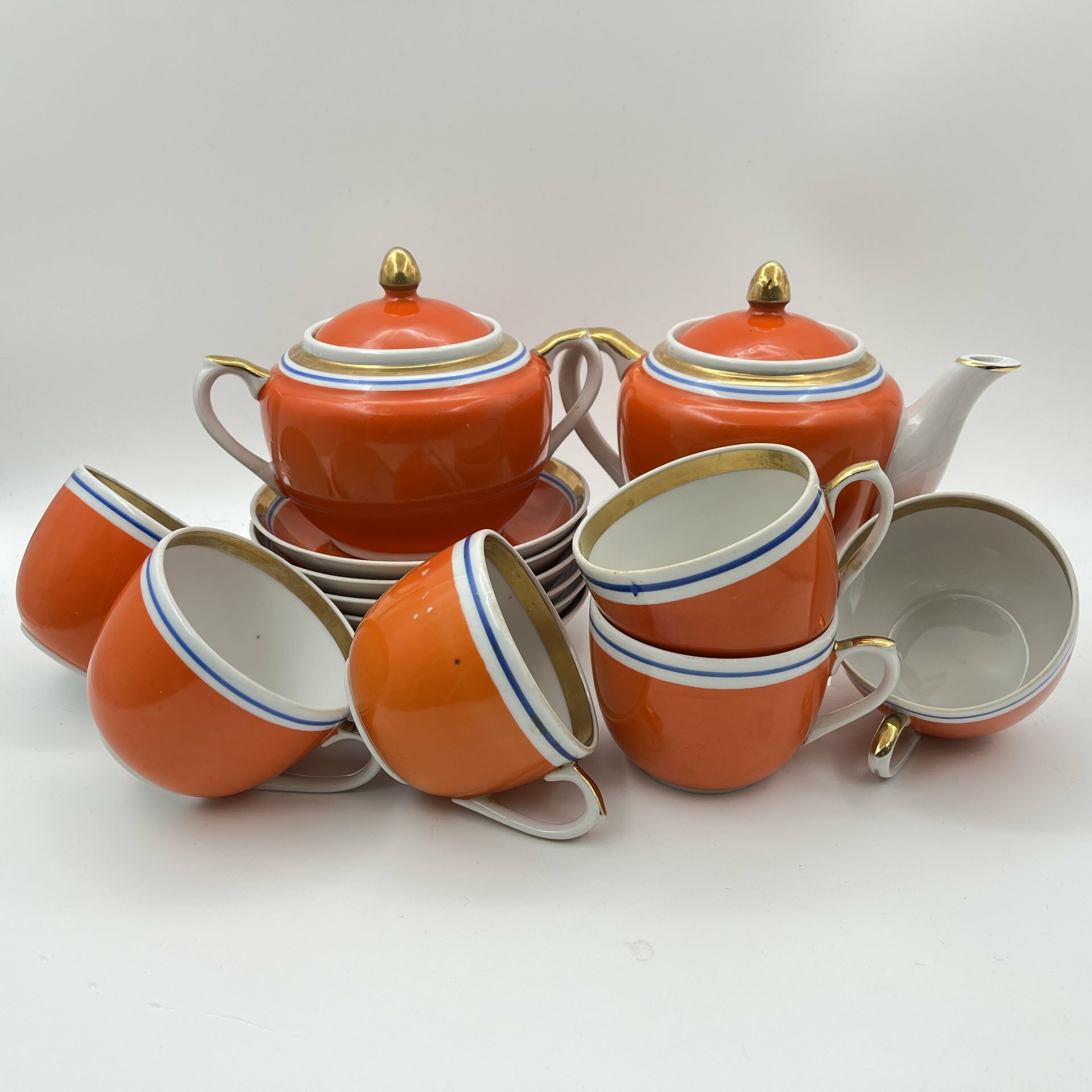 Сервиз чайный оранжевого оттенка на 6 персон