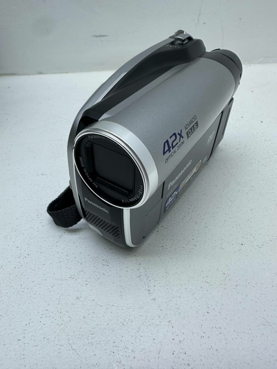 Видеокамера Panasonic VDR-D51EE-S, 42-кратный оптический зум,