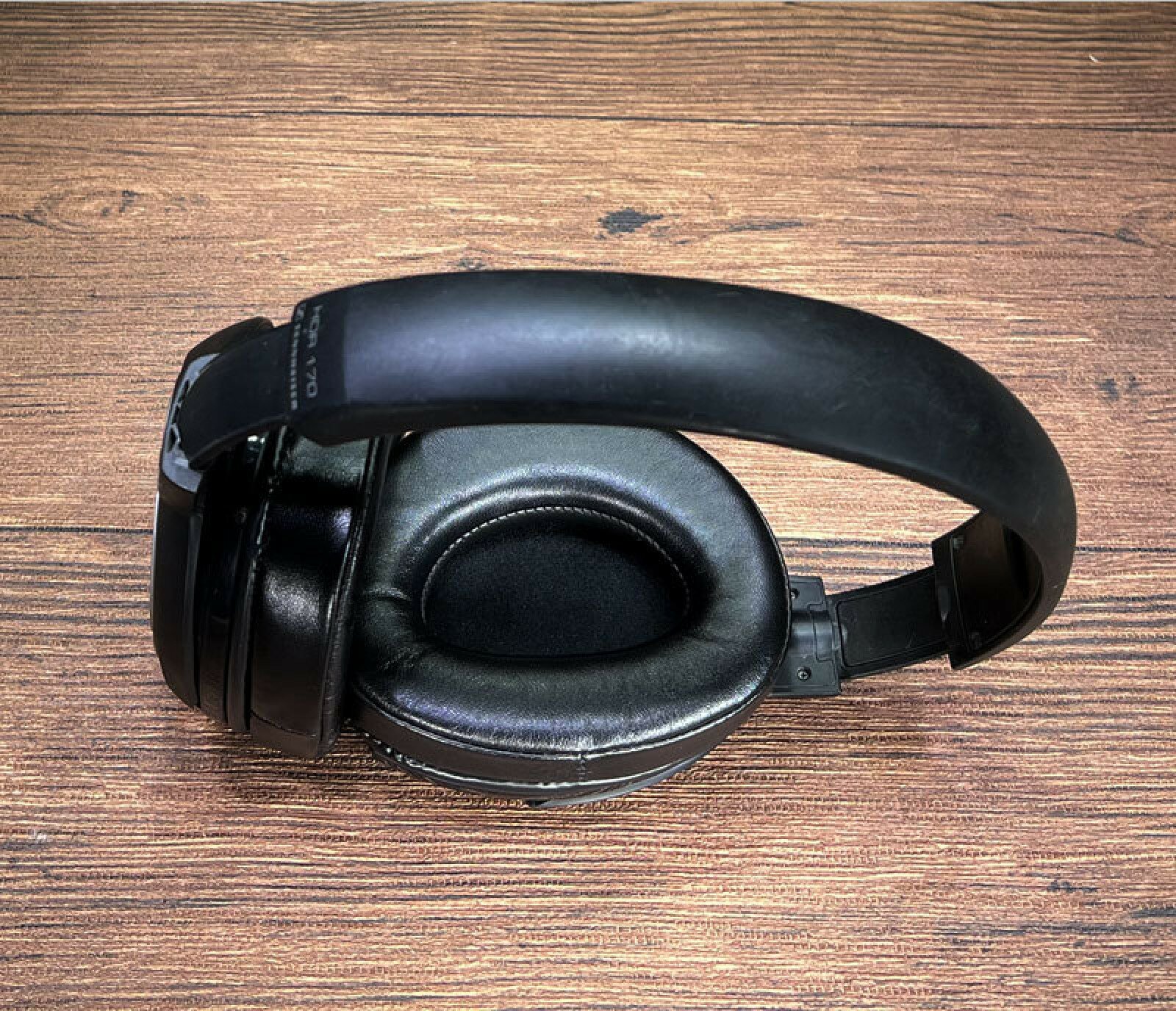 Амбушюры MyPads из натуральной кожи для наушников Sennheiser HDR RS160, 170, 180, 190 черные
