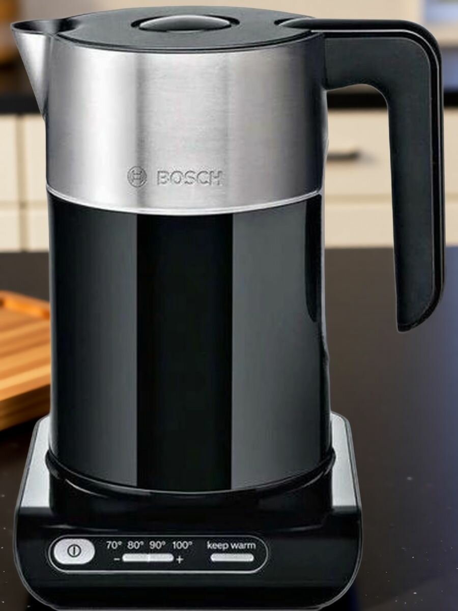 Электрочайник Bosch TWK8613P черный 1.5 л, 2400 Вт, скрытый нагревательный элемент, фильтр, материал корпуса - нержавеющая сталь, пластик