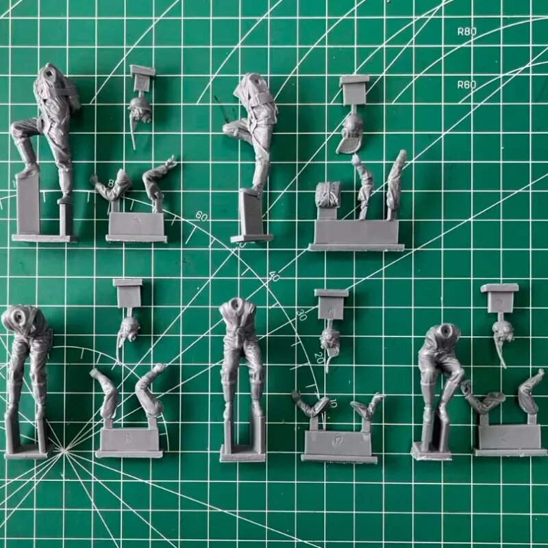 Набор для сборки миниатюрных солдатиков из смолы 1/35, 5 шт.