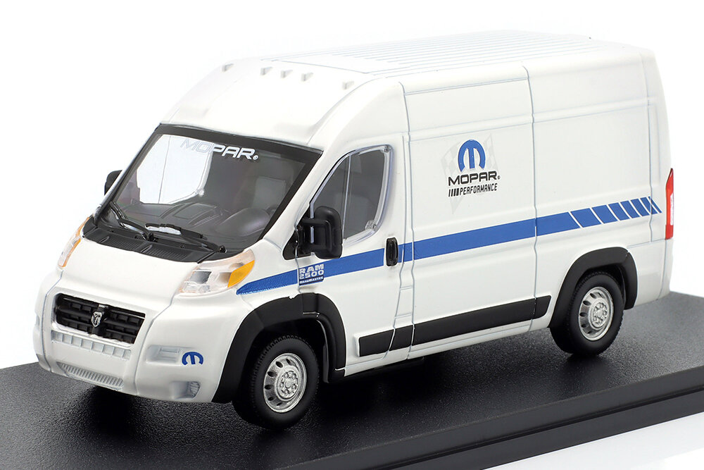 Модель коллекционная GREENLIGHT Ram promaster 2500 cargo high roof "mopar performance 'dragmaster" 2018 white