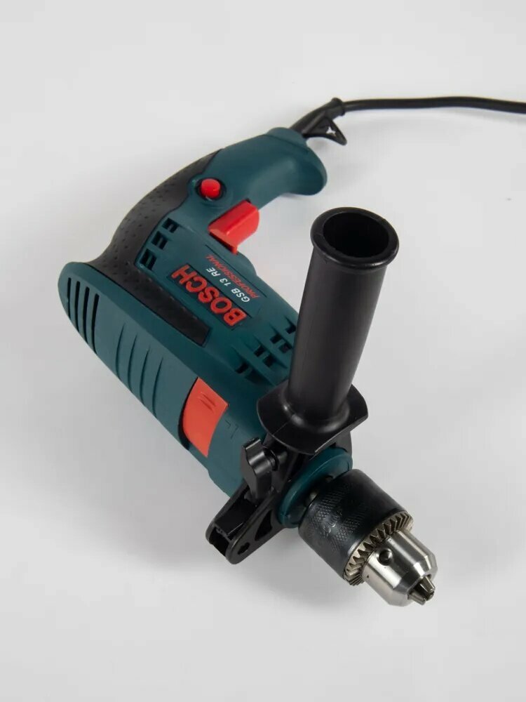 Ударная дрель Bosch с ключевым патроном 13мм 910W