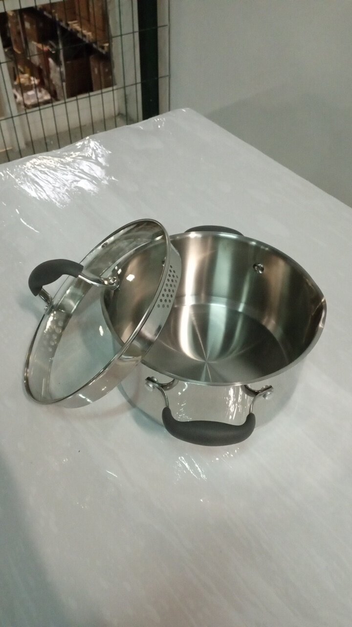 Кастрюля MAUNFELD LAURA MCS40S08GR из нержавеющей стали со стеклянной крышкой, 22 см, 4 л.