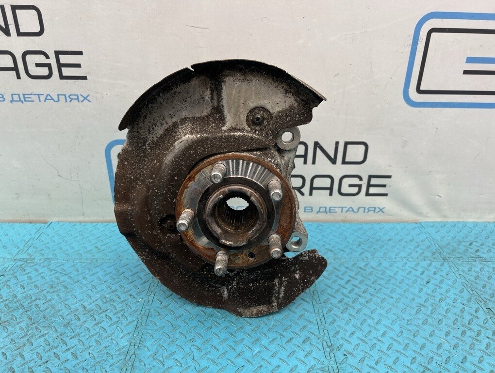 Кулак Land Rover Range Rover Evoque 2013 L538 204PT 2.0 OEM LR044017