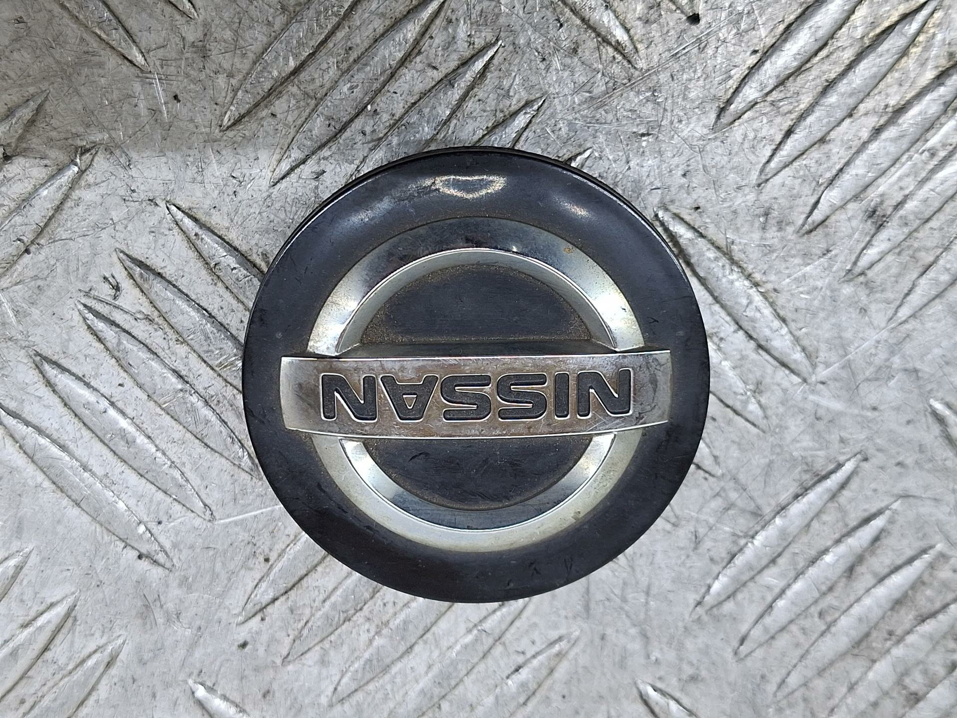 Колпачок литого диска Nissan