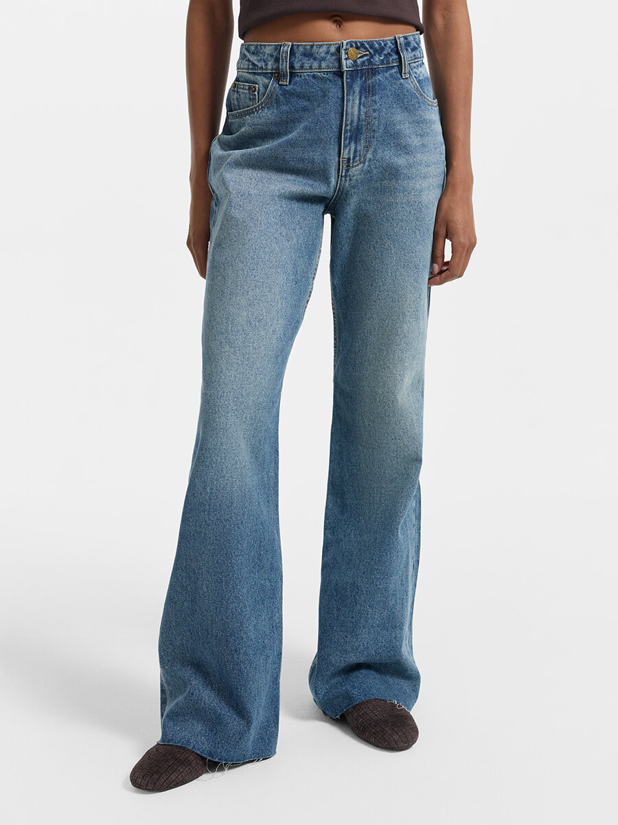 Джинсы клеш 