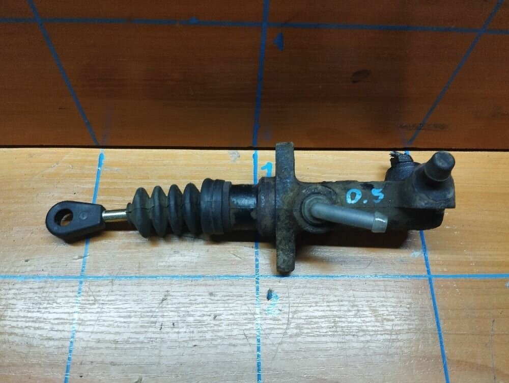 Цилиндр сцепления главный Volkswagen Passat (B3) Б/У с пробегом