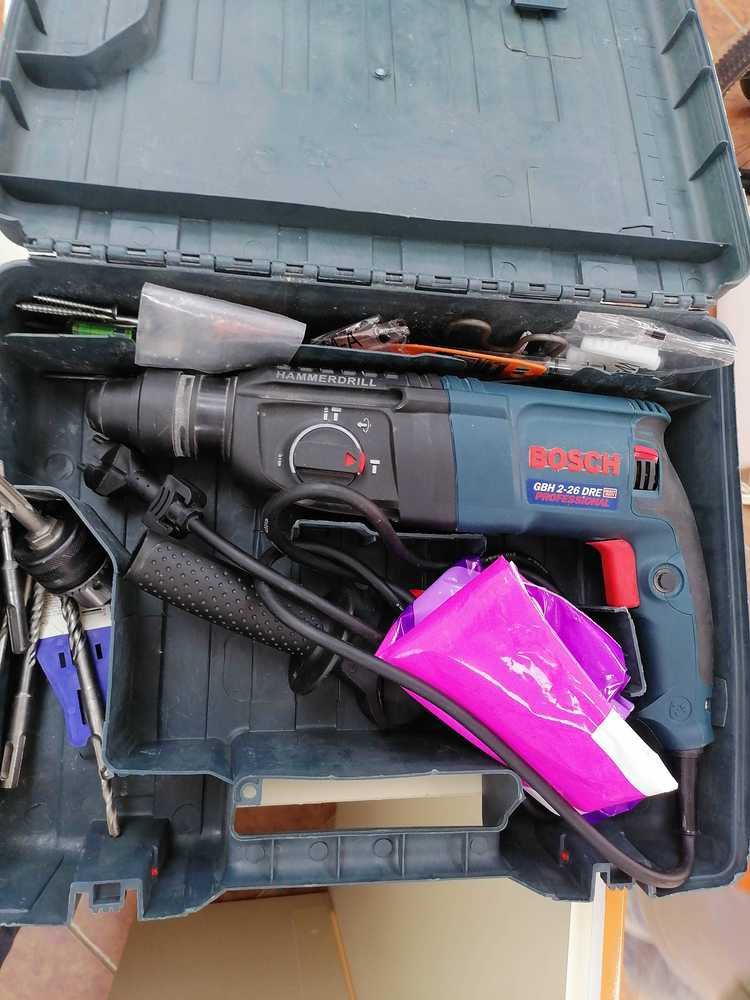 Перфоратор Bosch GBH 2-26 DRE Professional патрон: уд:2.7Дж 800Вт (кейс в комплекте), б/у, уценка