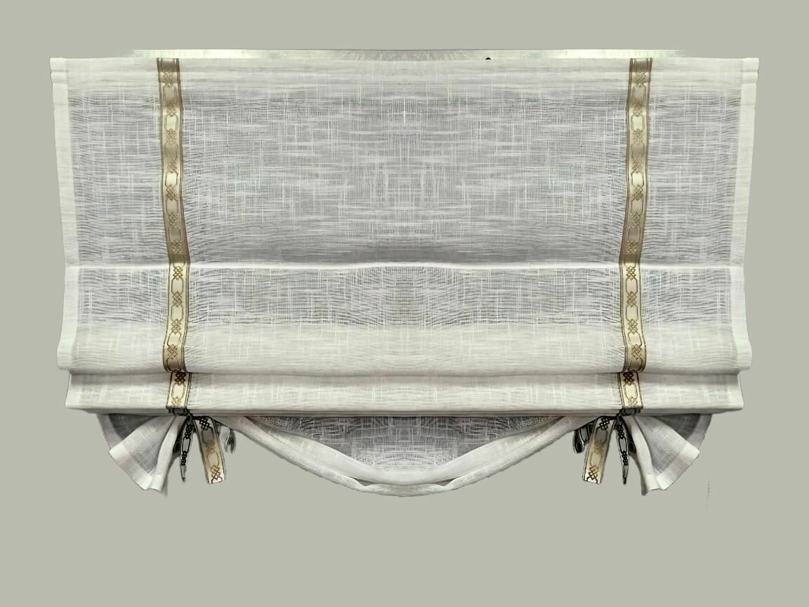 Римская штора из фактуроного тюля с цепочным управлением и бантиками