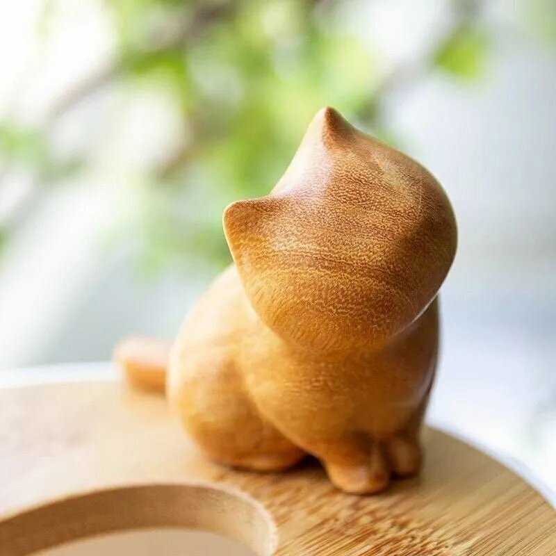 Фигурка кота из сандалового дерева