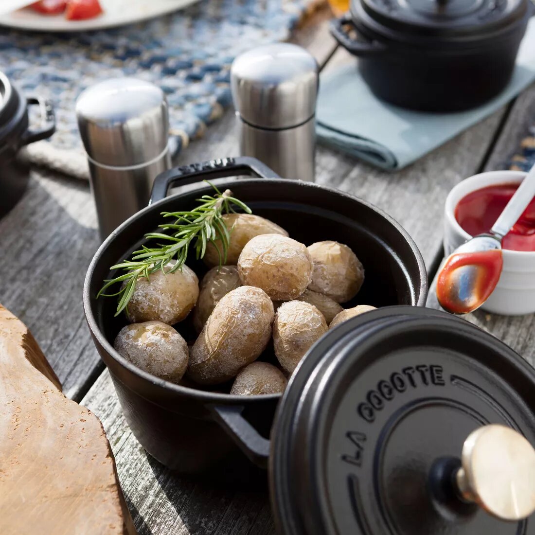 Кокот чугунный Staub круглый, 28 см, 6,7 л, черный 1102825 Франция