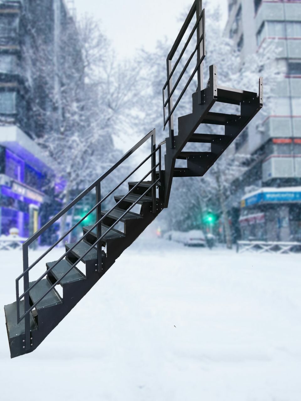 Лестница м/этажная 14 подъемов,13 ступеней, перила с одной стороны. Разборная. Ширина 80 см.