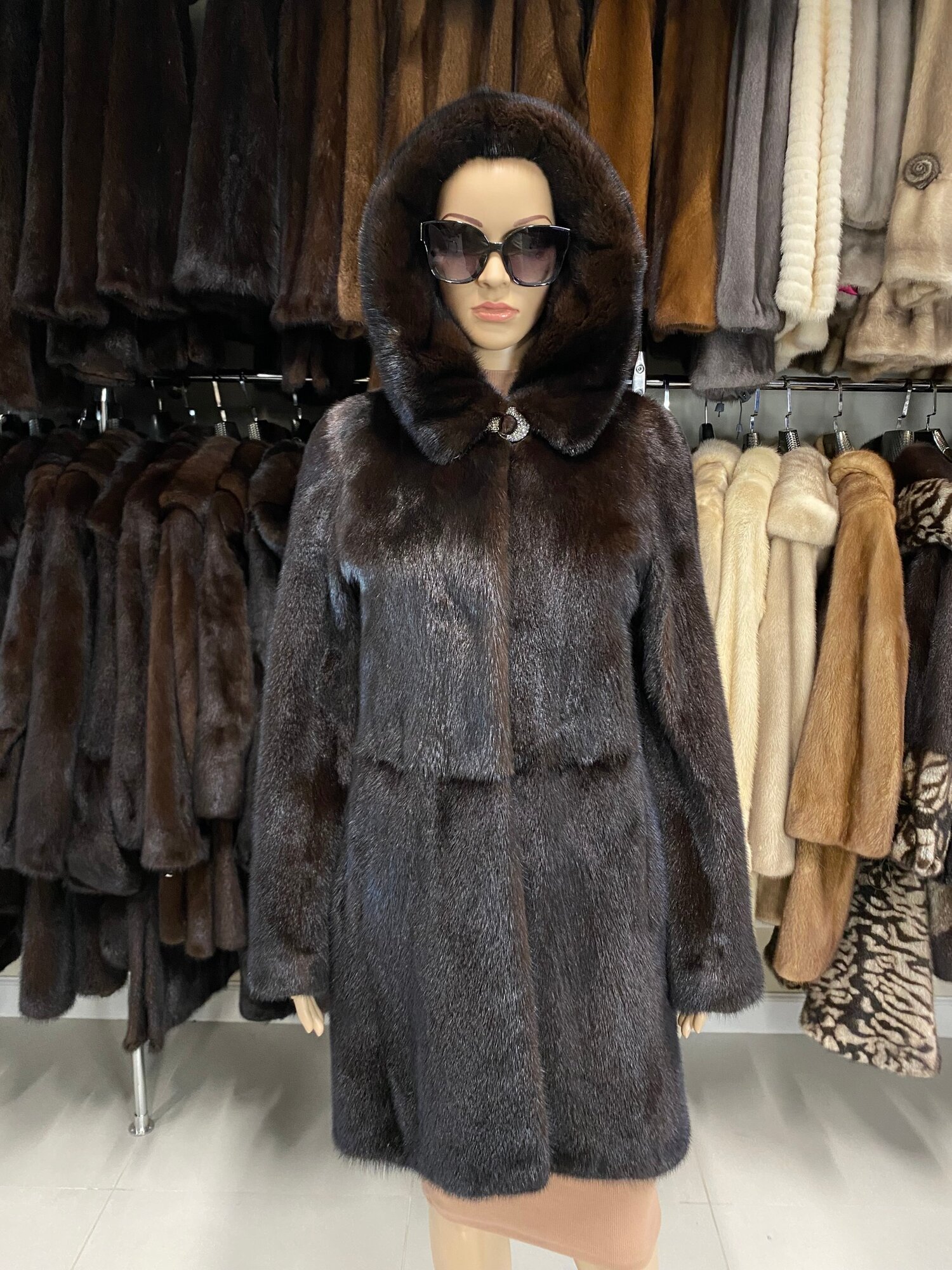 Россия. Норка натуральная. Шуба. С капюшоном 40-42 р.