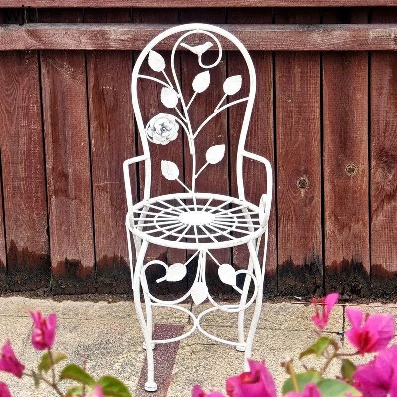 Садовый стул