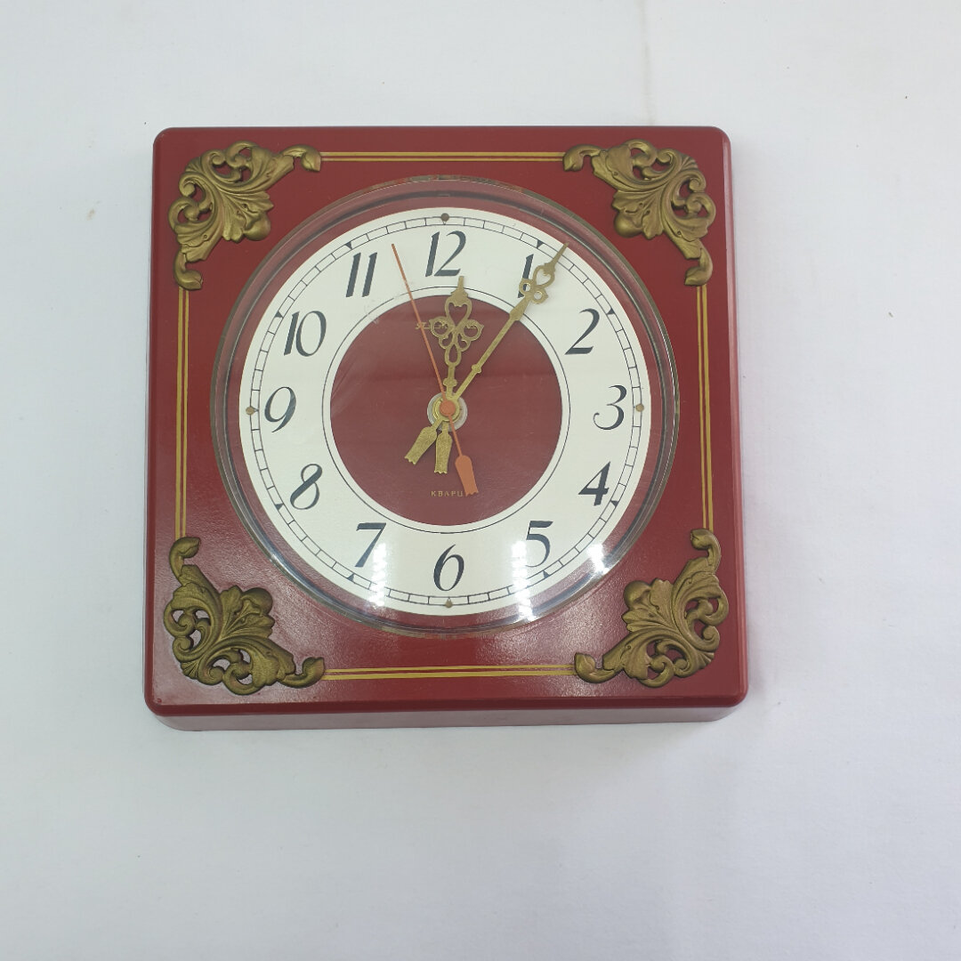 Часы кварцевые "Янтарь", рабочие, следы времени. СССР