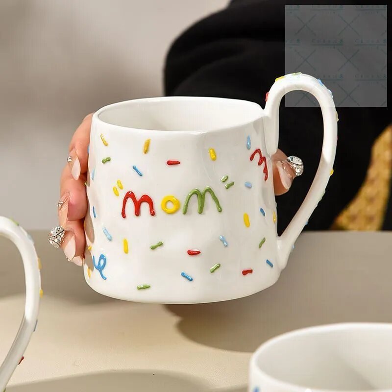 Керамическая чашка для мамы 388 мл с надписью Mom, 1 шт - отличный подарок на любой праздник