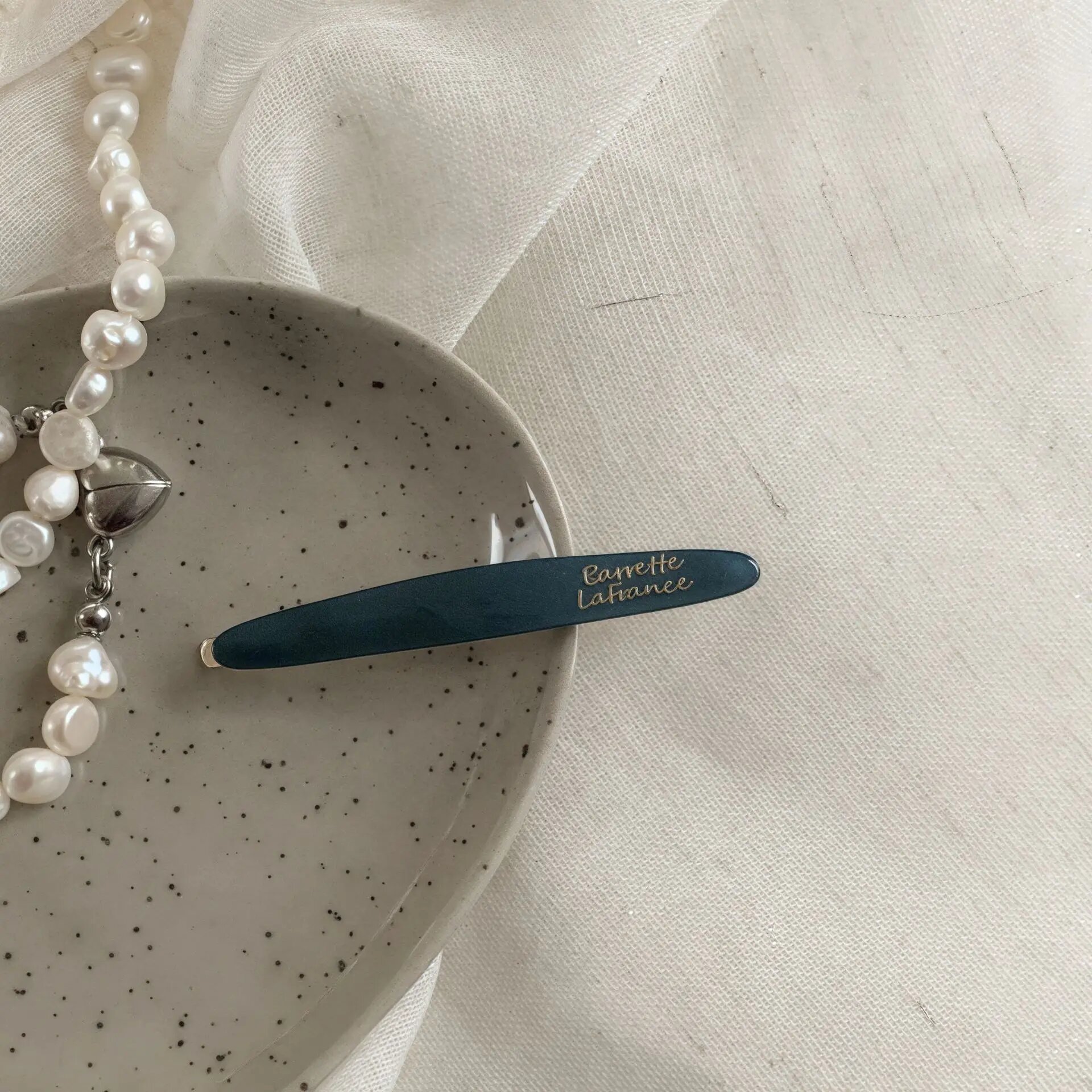 Korean version of acetic acid hairpin side clip female side one-word clip 2025 new clip back of head bangs broken hairpin