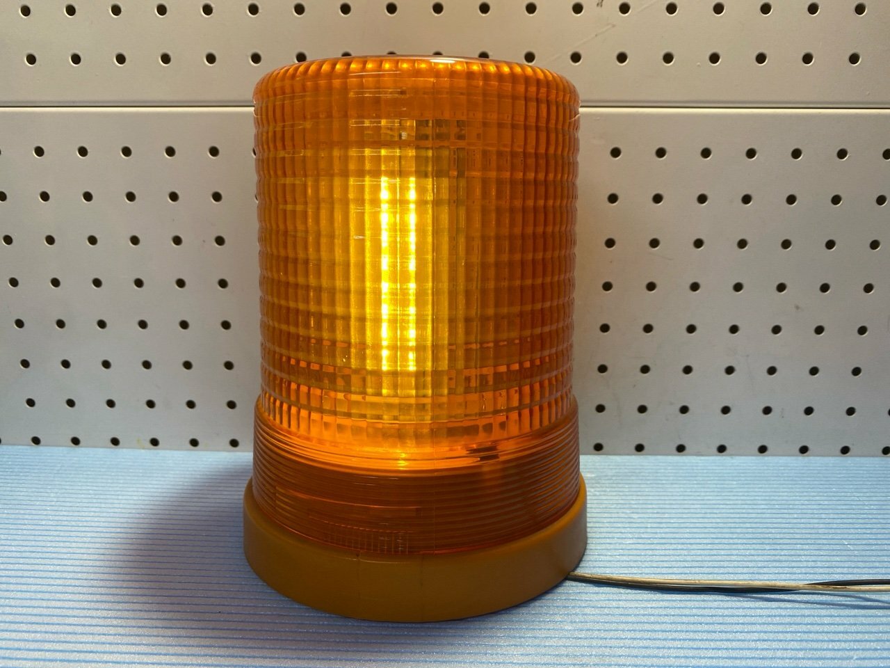 Маячок проблесковый 12/24В MAN DAF IVECO SCANIA KAMAZ RENAULT