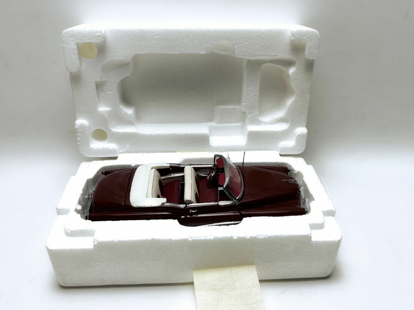 MBI 1/24 Buick Danbury Mint 1953 Литая модель автомобиля