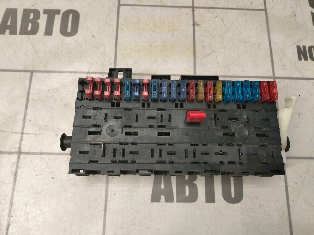 Блок предохранителей VW Golf 2 Jetta 2 83-92