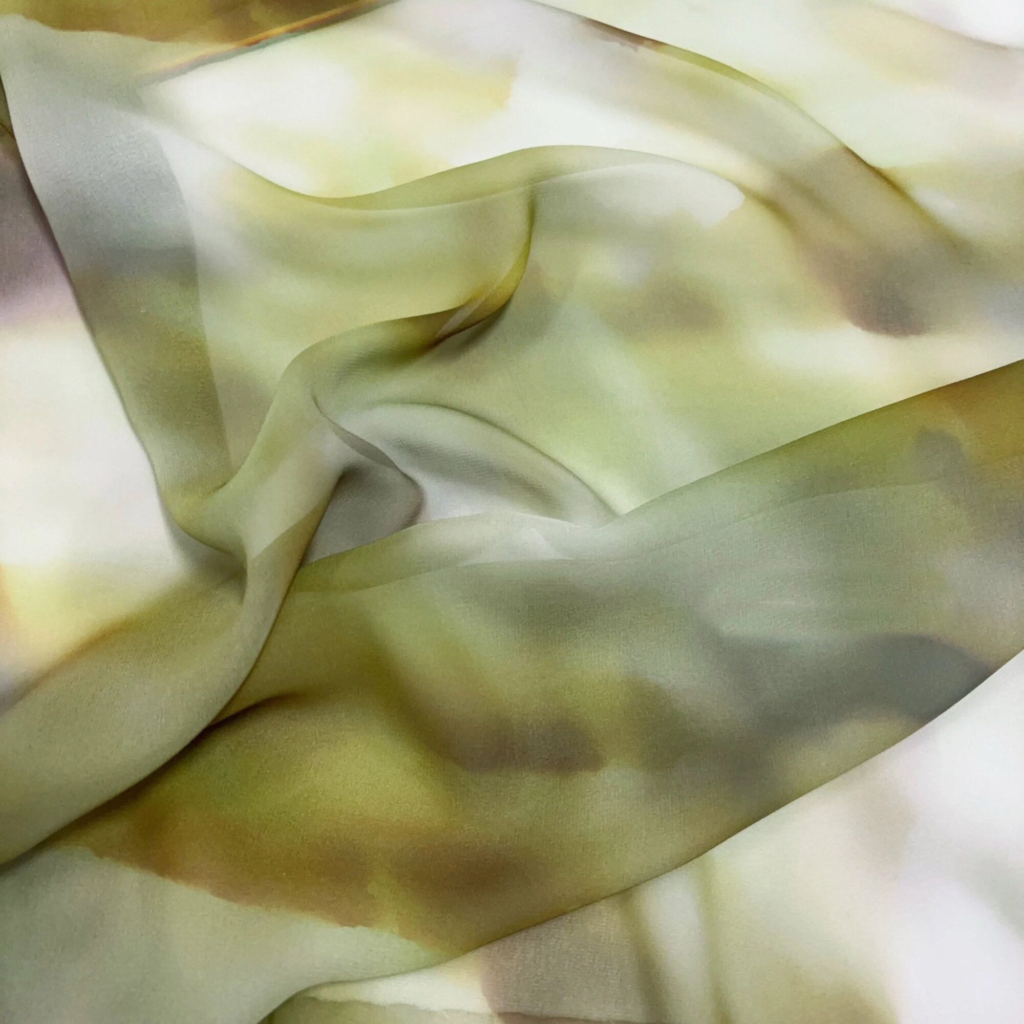 Шифоновая ткань вискоза/полиэстер зеленая с принтом тай-дай для пошива одежды 1.5 м 1M long