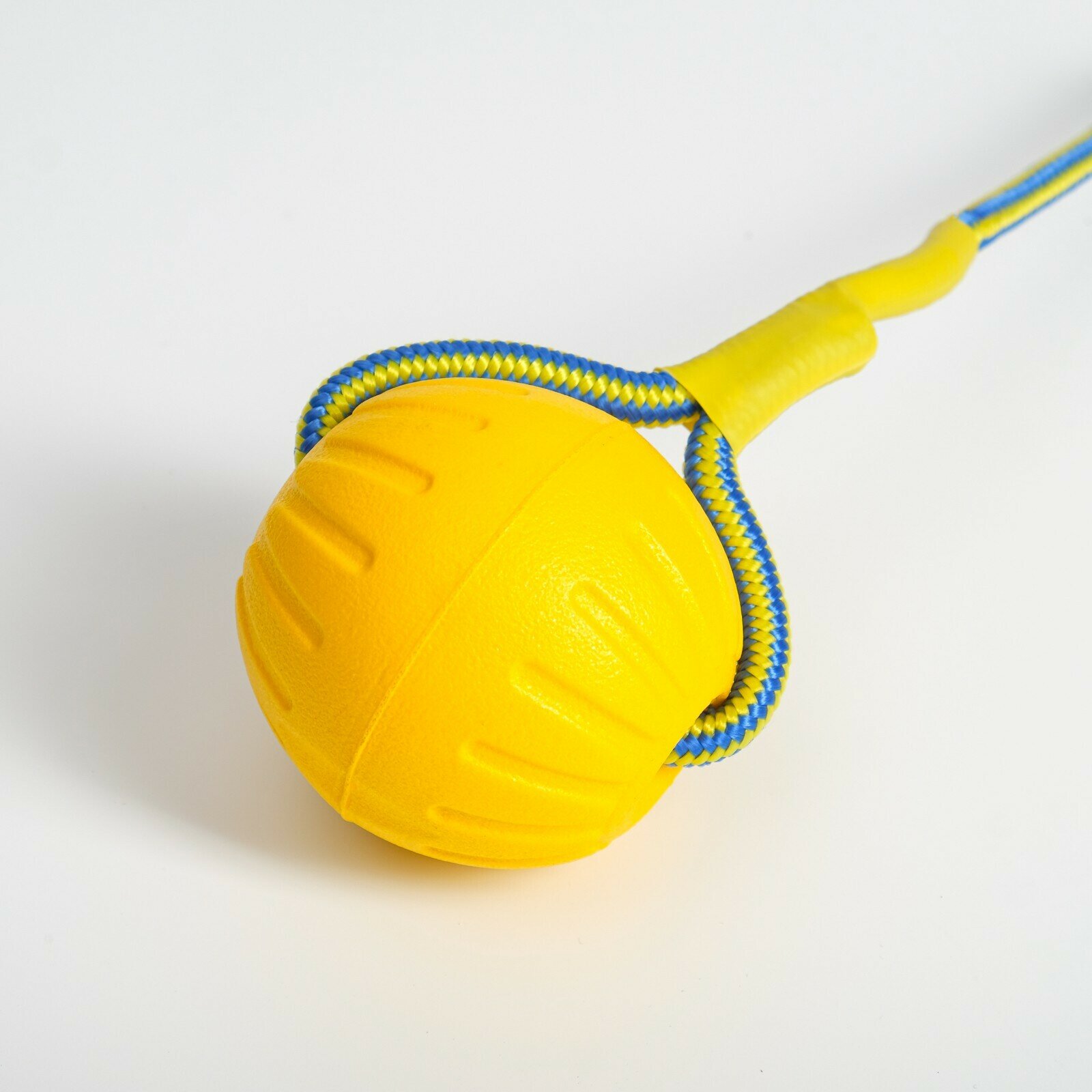 Мячик для собак из EVA на верёвке, для дрессировки, 7 см, жёлтый