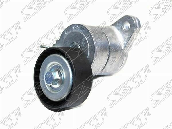 Натяжитель приводного SAT ST-1345A008 ремня MMC ASX/LANCER 1,8-2,0 08-/OUTLANDER/Citroen C-CROSSER 2,0-2,4 08-