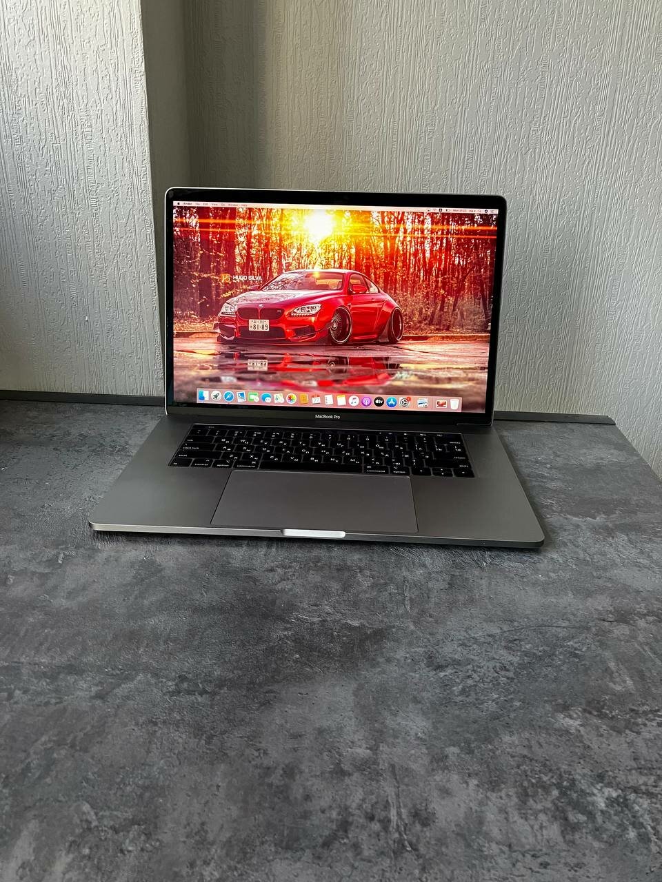 Ноутбук Apple MacBook Pro 15 2018, Intel Core i9 2.9 ГГц, RAM 32 ГБ, SSD 512 ГБ, AMD Radeon Pro 560X, UHD Graphics 630