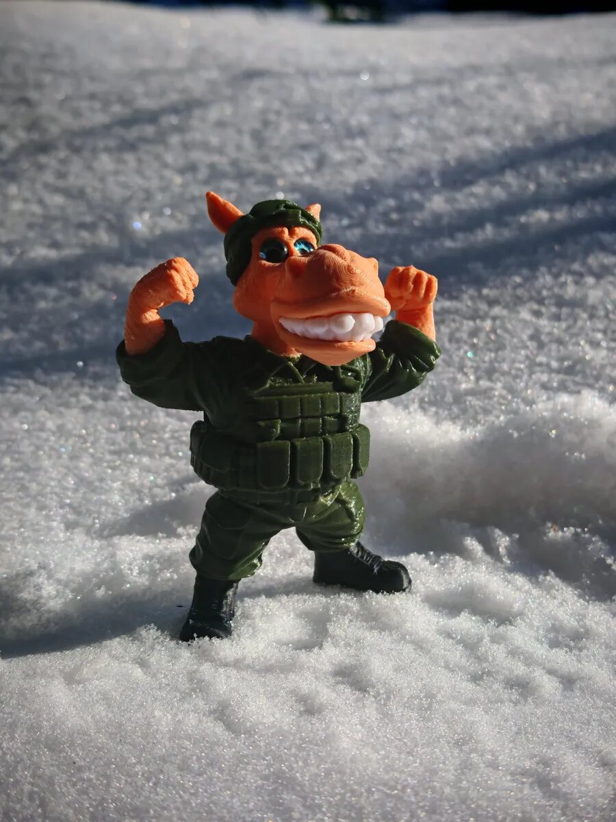 Фигурка Конь Солдат пластик, 3D-печать, оранжевый/зеленый, 10 см — фото 1