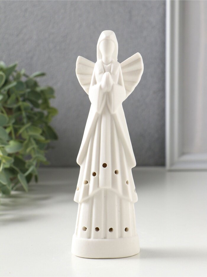 Фигурка керамика «Девушка-ангел в мантии», белый, 5.4×3.4×17.7 см