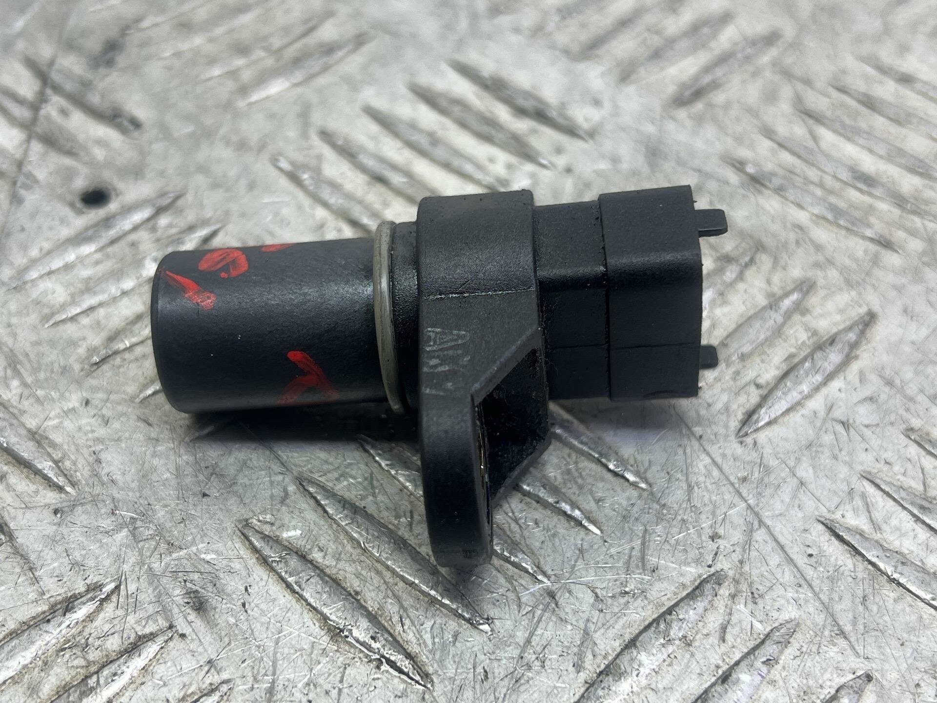 Датчик распредвала Hyundai H1 Grand Starex 2008 393504A00